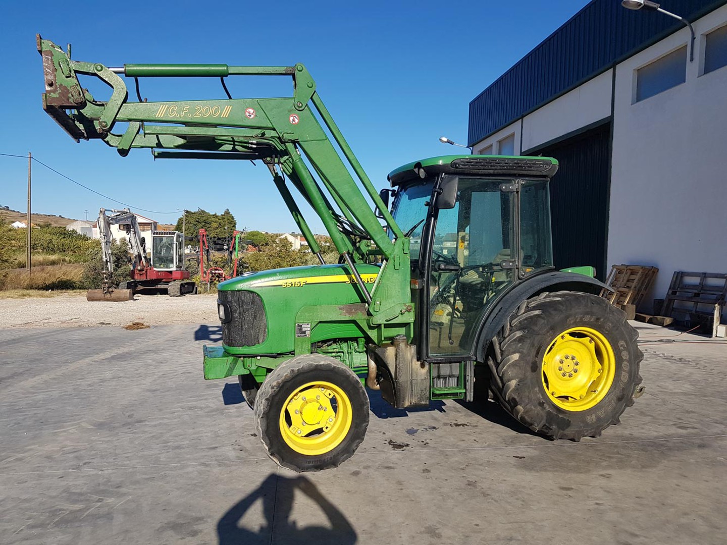 John Deere 5515F - J C Saramago Lda